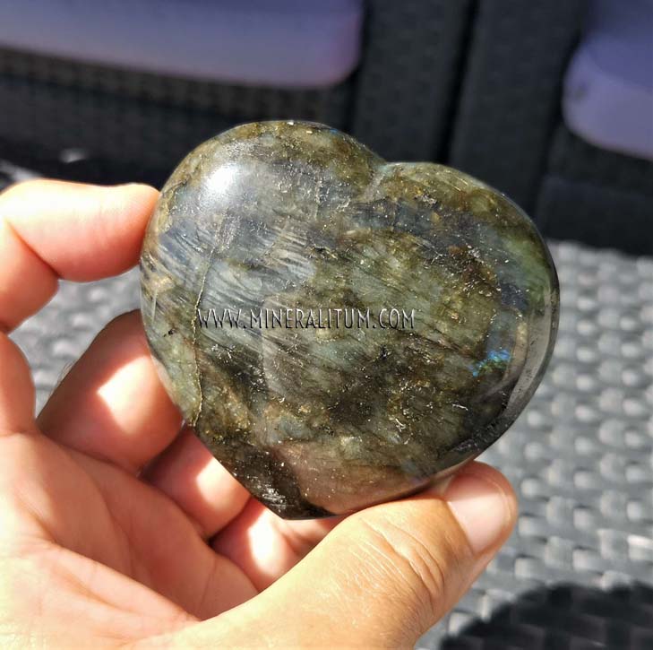 LABRADORITA CORAZÓN PULIDO – MINERALITUM | exclusive minerals Tienda ...